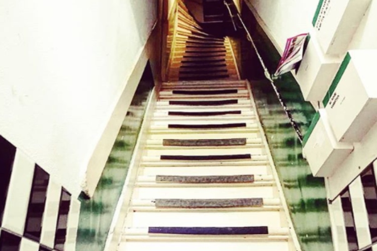 These 17 Stair Design Fails Could Result In Some Epic Injuries