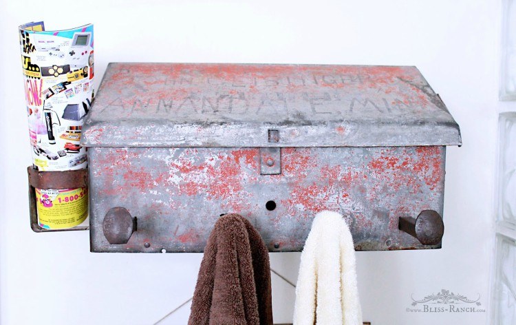 9 Ideas to Give Old Mailboxes New Purpose