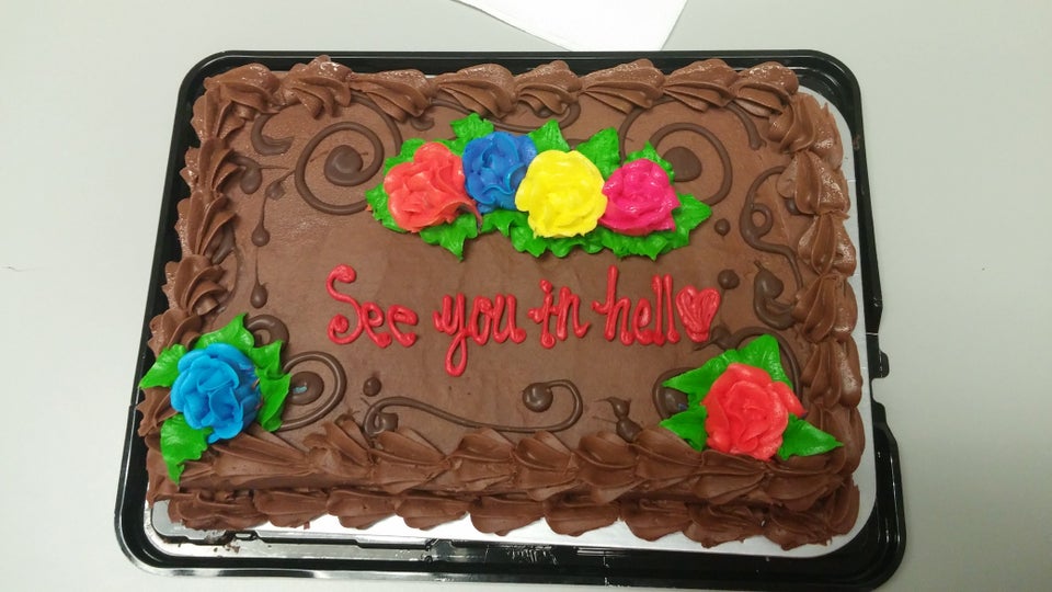 21 Farewell Cakes That Employees Got From Their Savage Coworkers On ...