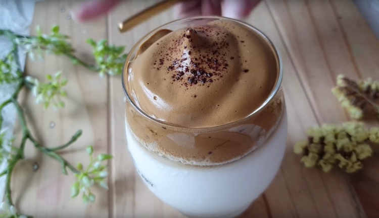 How to Make the Fluffy Coffee Drink That’s All Over the Internet With ...
