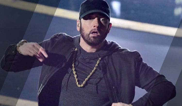 Eminem Surprises Oscars Crowd By Showing Up to Sing 17 Years After His ...