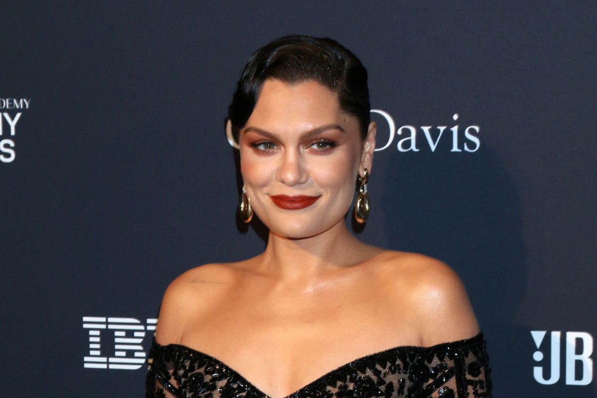 Popular Singer Reveals Cancer Diagnosis & Preparing For Surgery