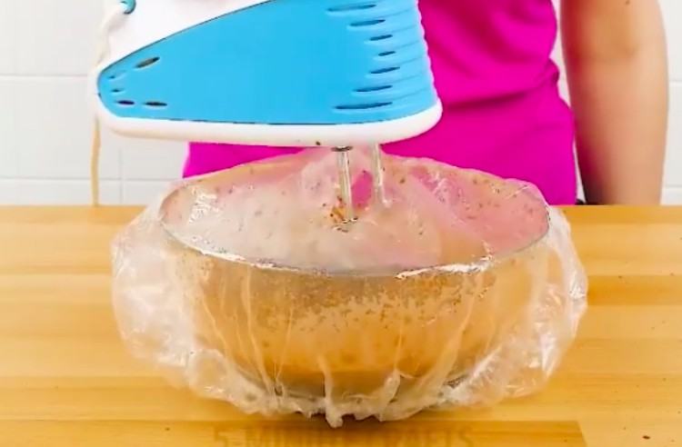 9 Reasons to Take the Hotel Shower Cap Home