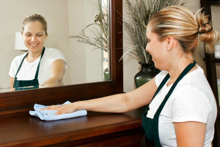 13 Clever Ways Professional Cleaners Keep Their Homes Spotless