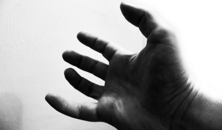 A Tingly Finger May Be the First Sign of These 5 Health Issues!