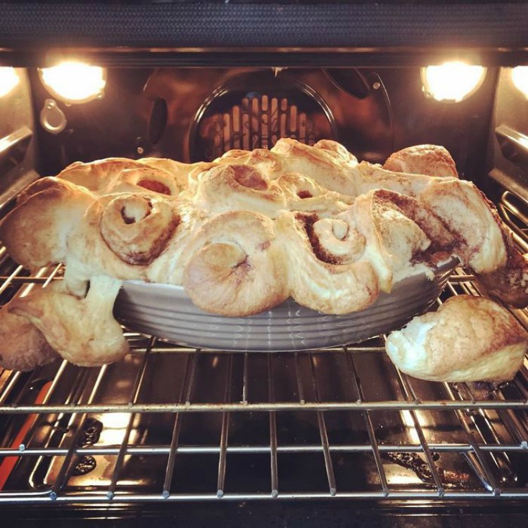 19 People Share Their Most Hilarious Failed Baking Attempts From Quarantine