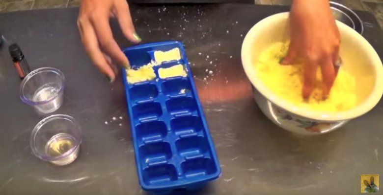 20 Ice Cube Tray Hacks That Aren’t Just for Summer