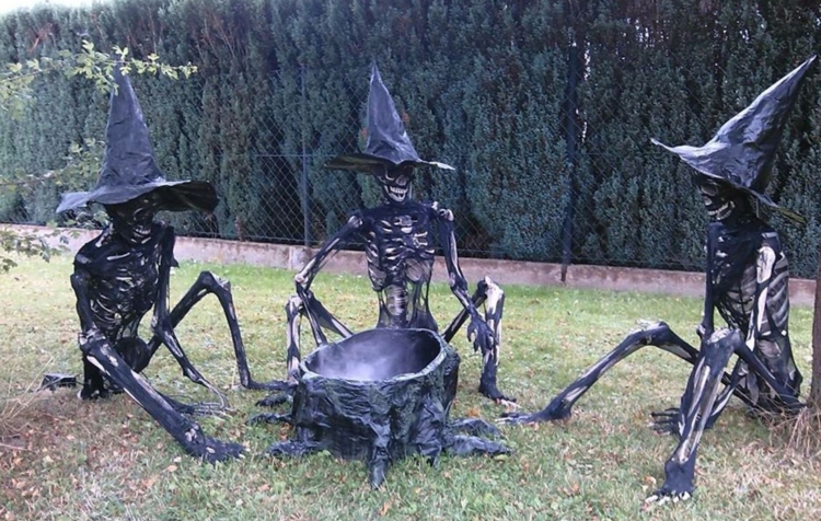 15 of the Most Creative Halloween Skeletons to Freak Out Your Neighbors