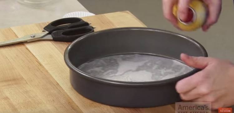 How To Correctly Prep Pans For Cakes, Cupcakes, And Cheesecake
