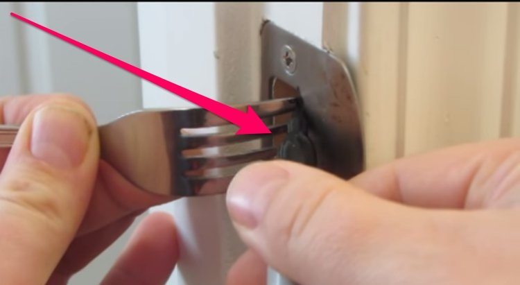 How to Make an Emergency Door Lock Out of a Fork