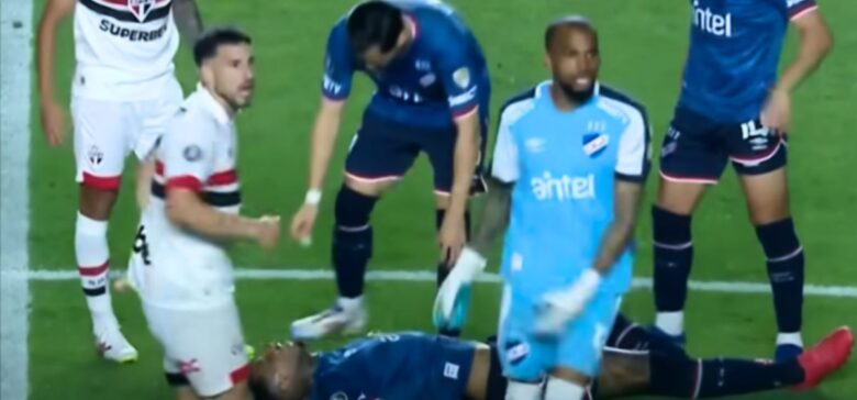 Soccer Player Collapses On Field And Dies 5 Days Later, He Was 27