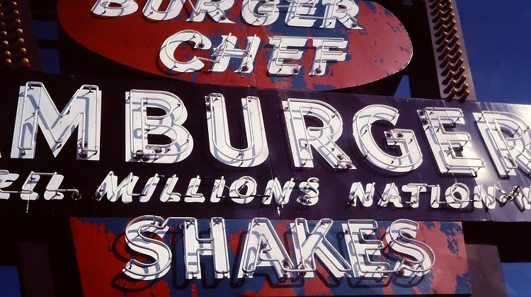 15 Popular Restaurant Chains That Are Now a Thing of the Past