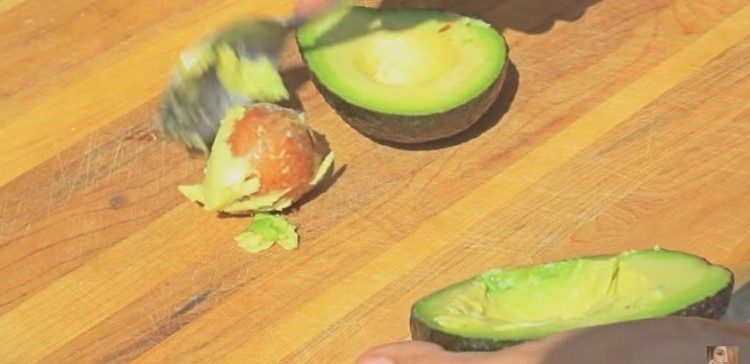 Do You Know What To Do With Those Avocado Pits? Use Them For Healthier ...