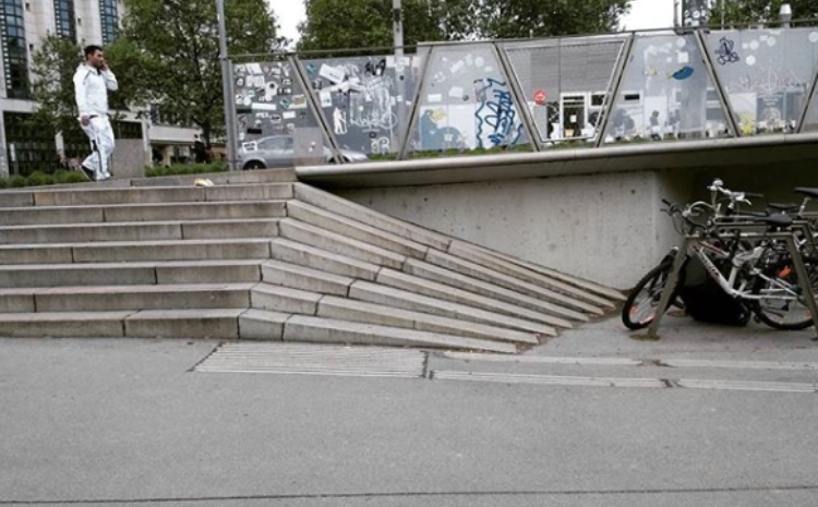 These 17 Stair Design Fails Could Result In Some Epic Injuries