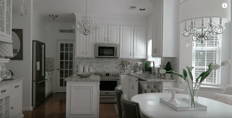 Use These 7 Tricks to Keep Your Kitchen Spotless