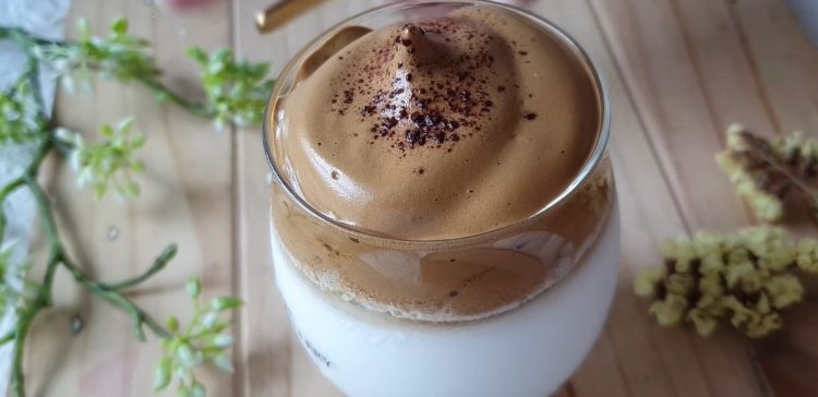 How to Make the Fluffy Coffee Drink That’s All Over the Internet With ...