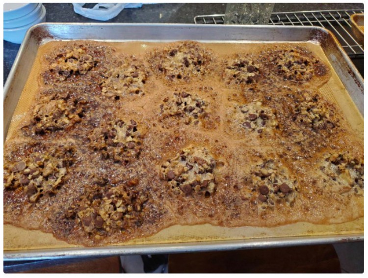 19 People Share Their Most Hilarious Failed Baking Attempts From Quarantine