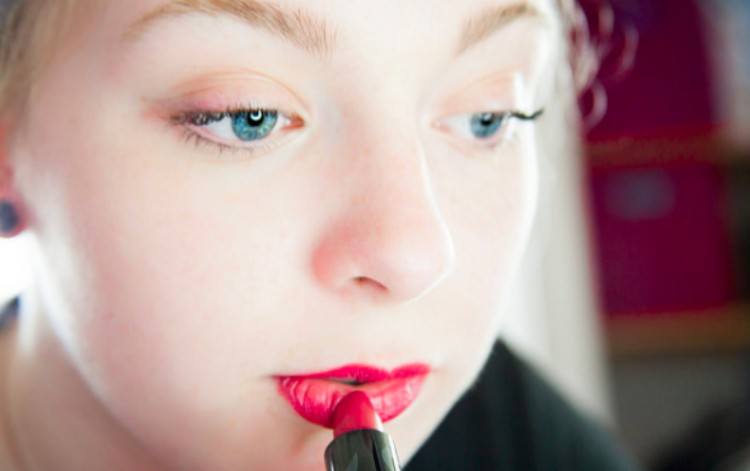 13 Completely Unexpected Ways to Use ChapStick