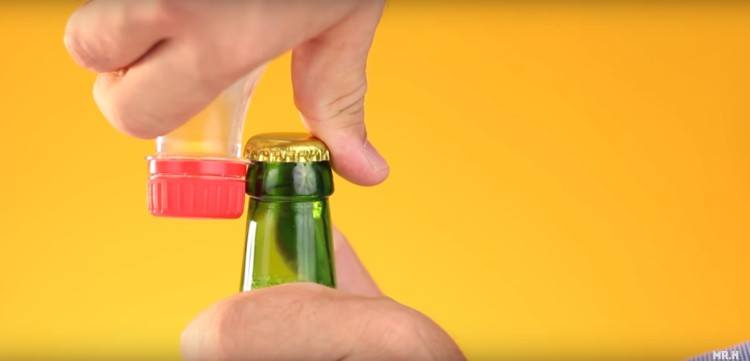 Here Are 13 Brilliant Plastic Bottle Life Hacks