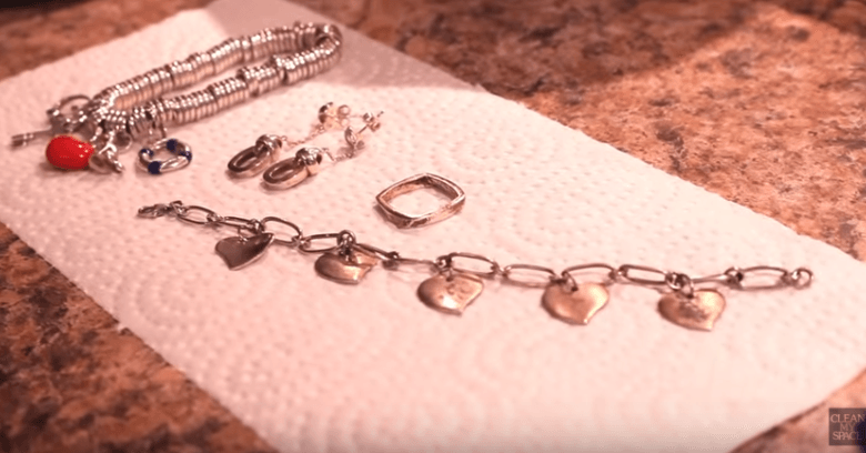 How to Quickly and Easily Remove Tarnish from Silver Jewelry