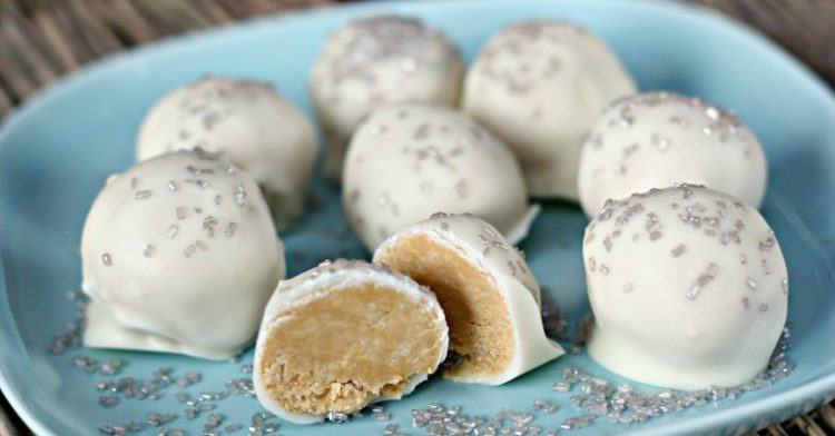 The 19 Best Desserts to Bring to a Holiday Party This Year