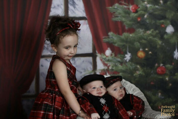 21 Unforgettable Cringey Christmas Photos