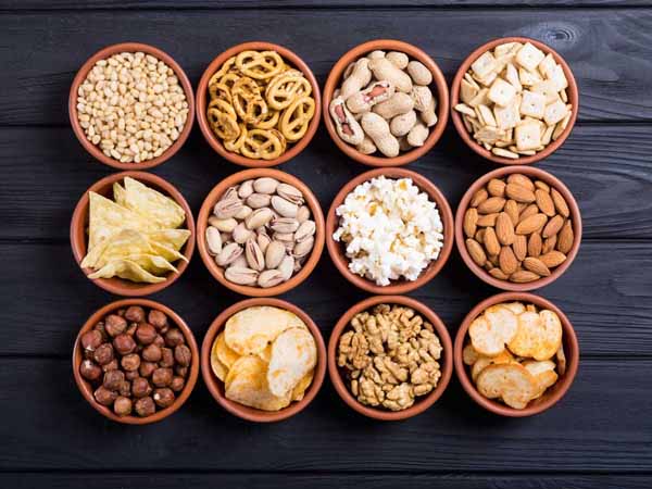 Calories in Oozies Choco Filled Snack by Oishi and Nutrition Facts ...