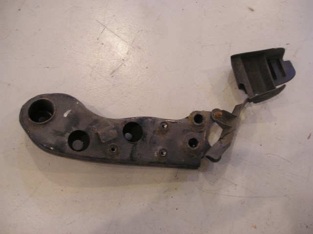 05 Nissan 350Z Rear RH Stay Arm Bracket R6178 in Avon, MN 56310 PB#12278