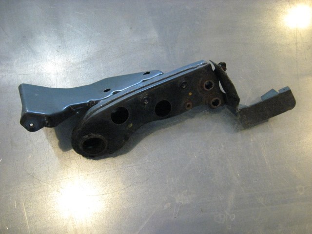 08 Infiniti G37 Rear LH Stay Arm Bracket R14498 in Avon, MN 56310 PB#13374