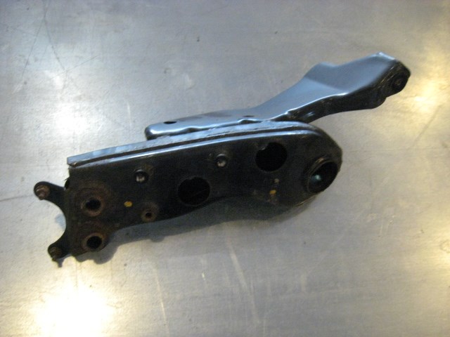 08 Infiniti G37 Rear RH Stay Arm Bracket R14510 in Avon, MN 56310 PB#13382