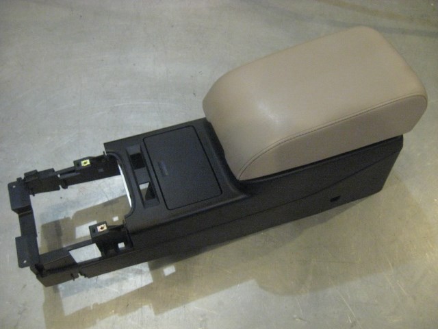 06 Infiniti G35 Tan Center Console Assembly R20191 in Avon, MN 56310 PB ...