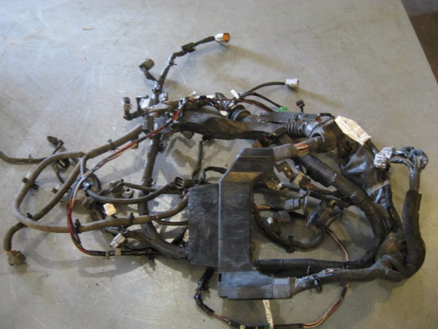 2004 Infiniti G35 Engine Wire Harness AT in Avon, MN 56310 PB#22181