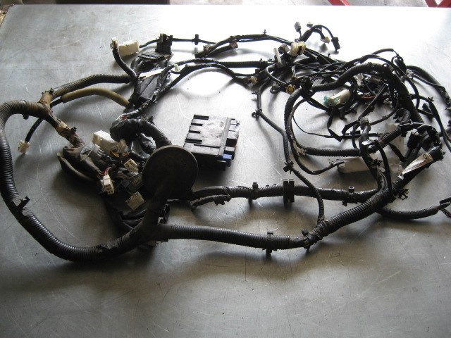 2004 Infiniti G35 Engine Wire Harness in Avon, MN 56310 PB#22221