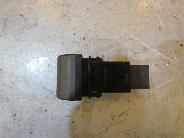 2001 Subaru Forester Rear Defrost Switch in Avon, MN 56310 PB#287052
