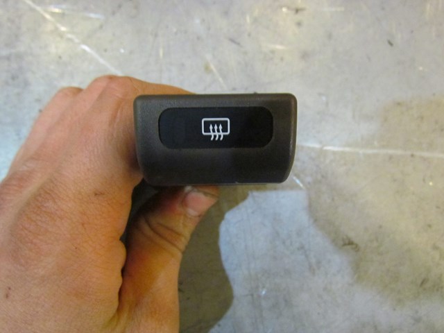 2001 Subaru Forester Rear Defrost Switch in Avon, MN 56310 PB#287052