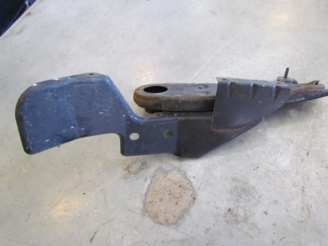 2011 Infiniti M37 M37x RH Passenger Rear Subframe Stay in Avon, MN ...