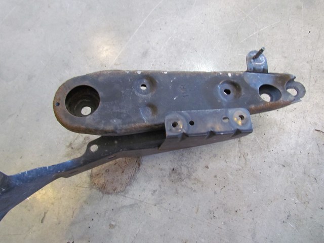 2011 Infiniti M37 M37x RH Passenger Rear Subframe Stay in Avon, MN ...