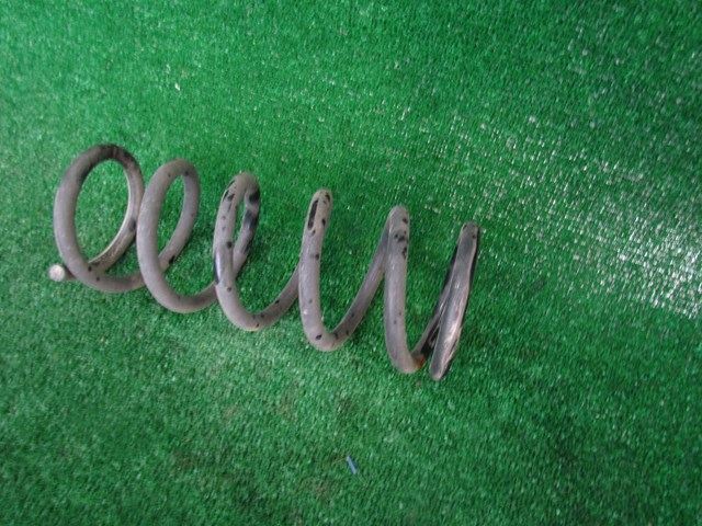 2005 Infiniti G35 Sedan Rear Coil Spring in Avon, MN 56310 PB#291250