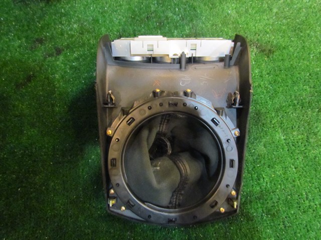 2005 Nissan 350z Shifter Boot, Bezel & Climate Controls 96935 CF000 in ...