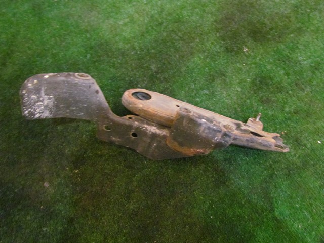 2012 Infiniti M37x Rear RH Passenger Subframe Stay in Avon, MN 56310 PB ...