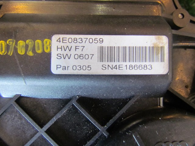 2008 Audi A8L Front RH Door Close Assist Motor 4E0837059 in Avon, MN ...