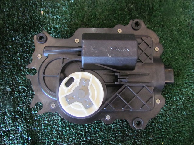 2008 Audi A8L Front RH Door Close Assist Motor 4E0837059 in Avon, MN ...