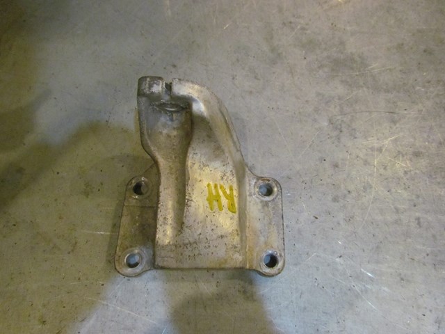 2003 Nissan 350z RH Passenger Engine Mount in Avon, MN 56310 PB#304097