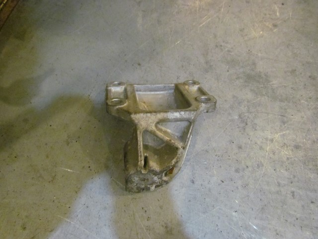 2003 Nissan 350z RH Passenger Engine Mount in Avon, MN 56310 PB#304097