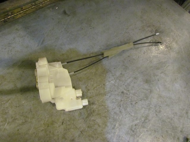 2005 Subaru Legacy GT Sdn Front RH Pass Door Lock Actuator in Avon, MN ...