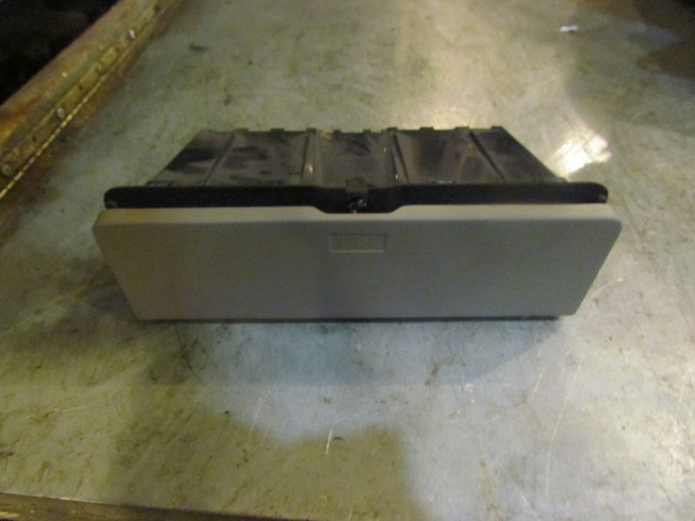 2006 Nissan 350z Rear RH Passenger Storage Cubby-Frost in Avon, MN ...