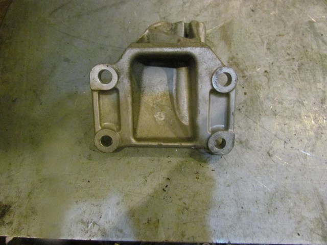 2006 Nissan 350z RH Passenger Engine Mount in Avon, MN 56310 PB#305977