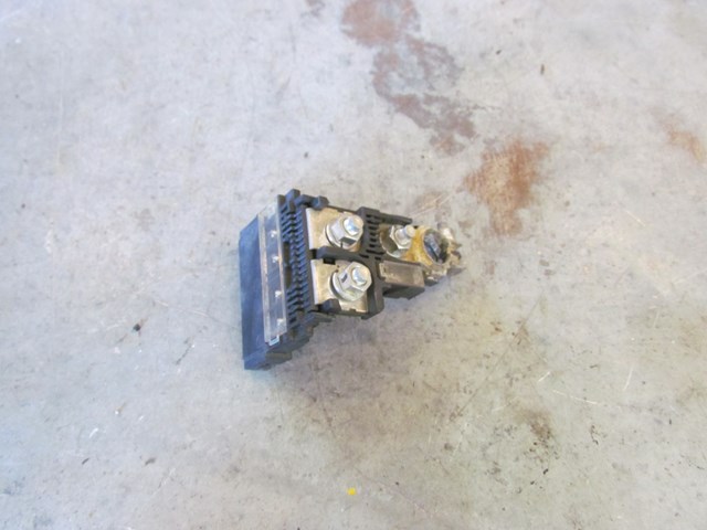 2010 Infiniti G37 Convertible Positive Battery Terminal in Avon, MN ...