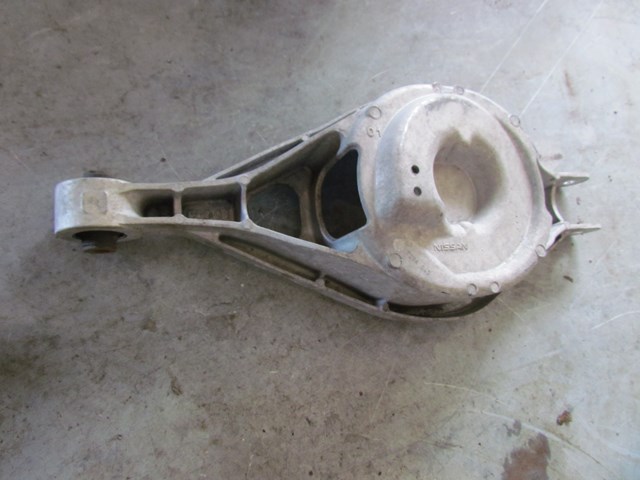 2010 Infiniti G37 Convertible Rear RH Lower Control Spring Cup in Avon ...