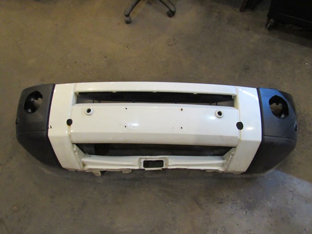 2006 Land Rover LR3 Front Bumper Cover. See Description in Avon, MN ...